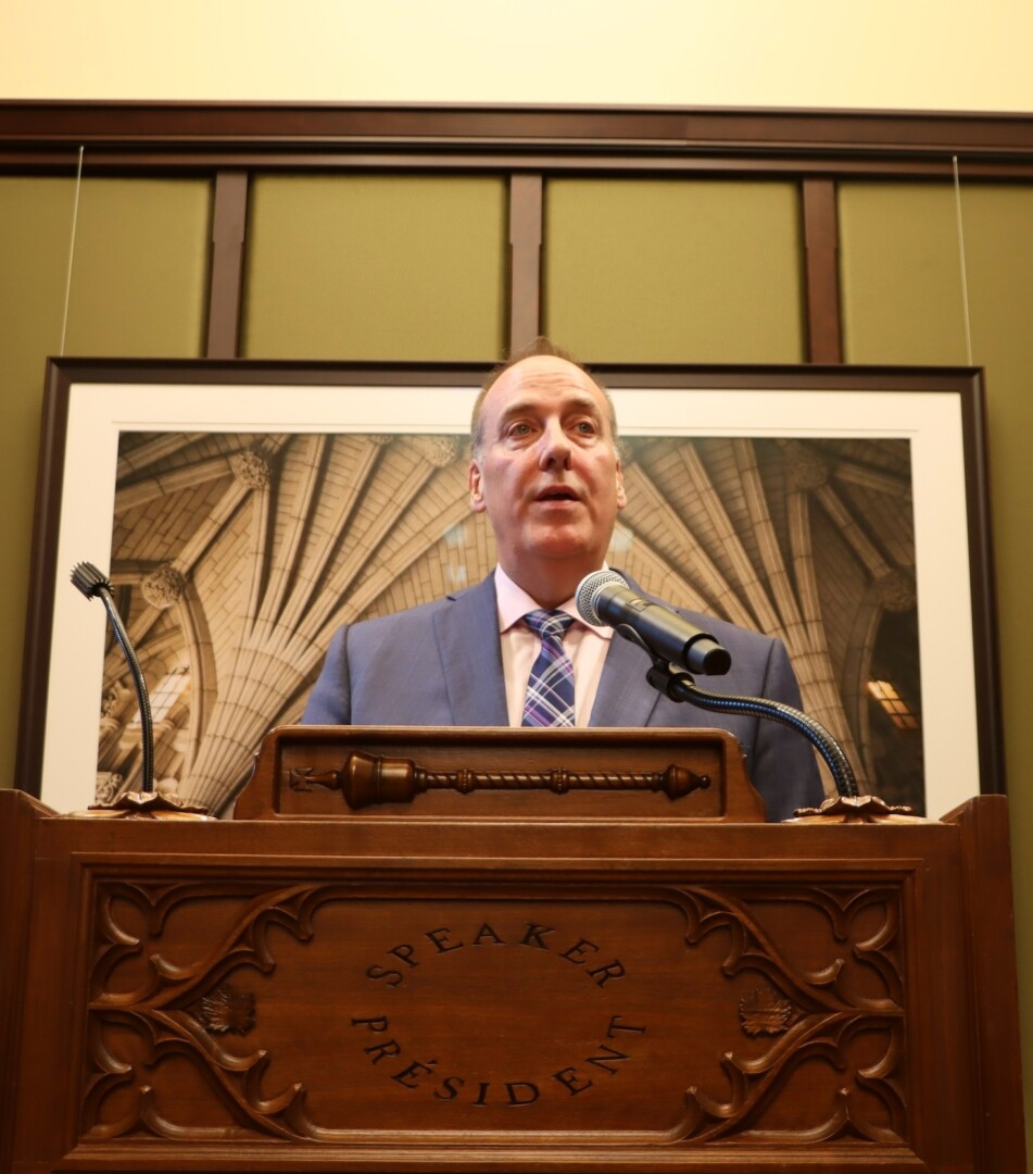 Feuilleton de la Colline : un budget critiqué et départs chez les conservateurs