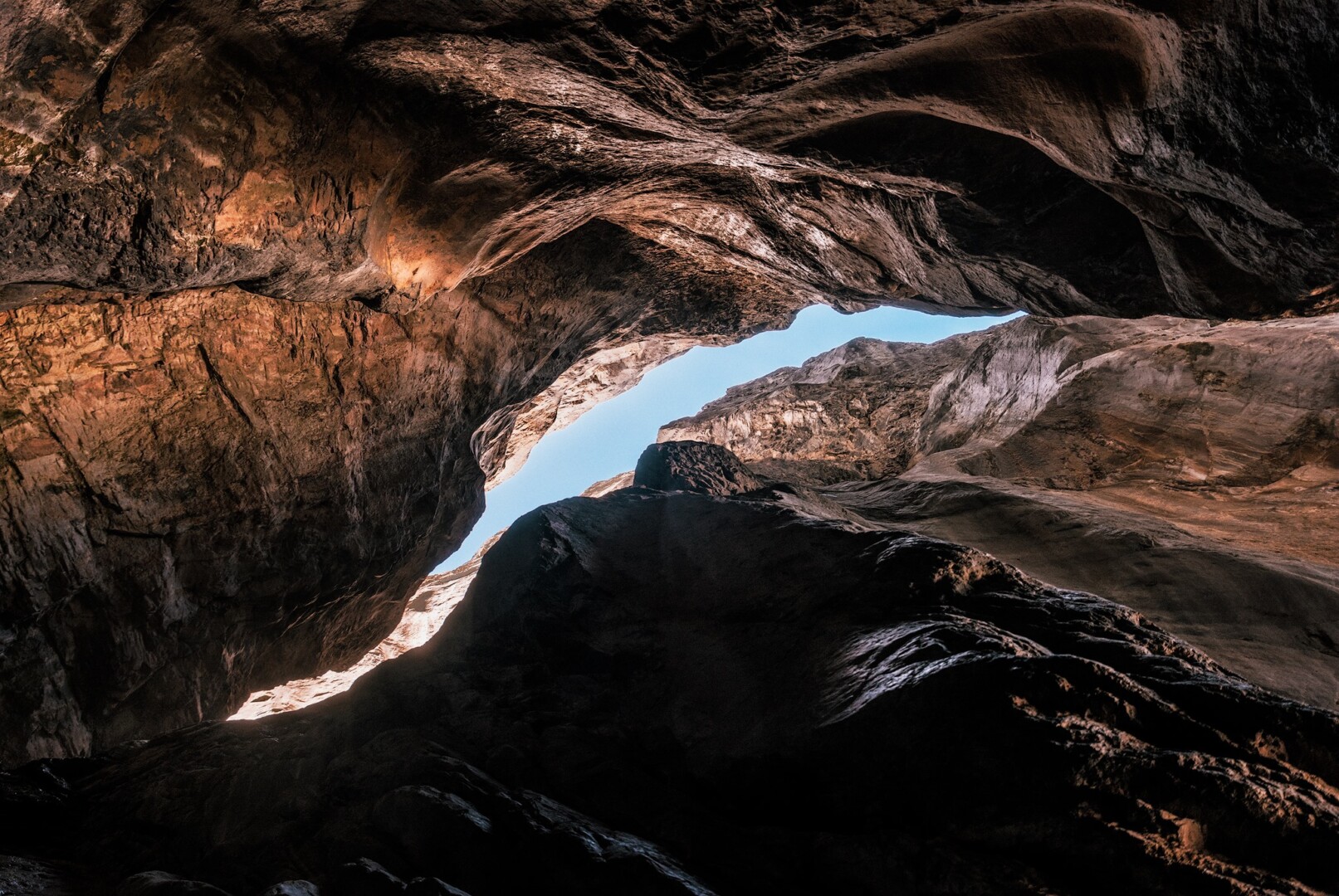 Un Français lance son entreprise de canyoning au milieu des Rocheuses ...