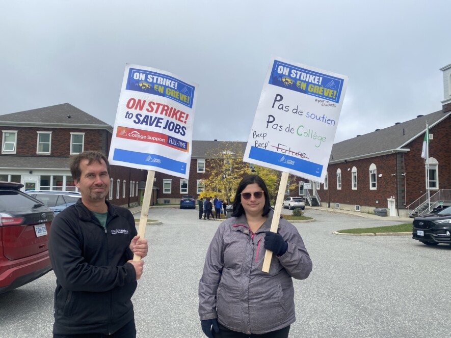 Le personnel de soutien du Collège Boréal à Hearst poursuit sa grève