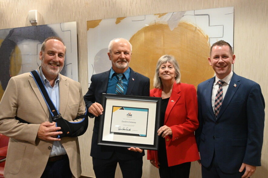 Lucien Comeau, récipiendaire du Certificat de mérite Léger-Comeau